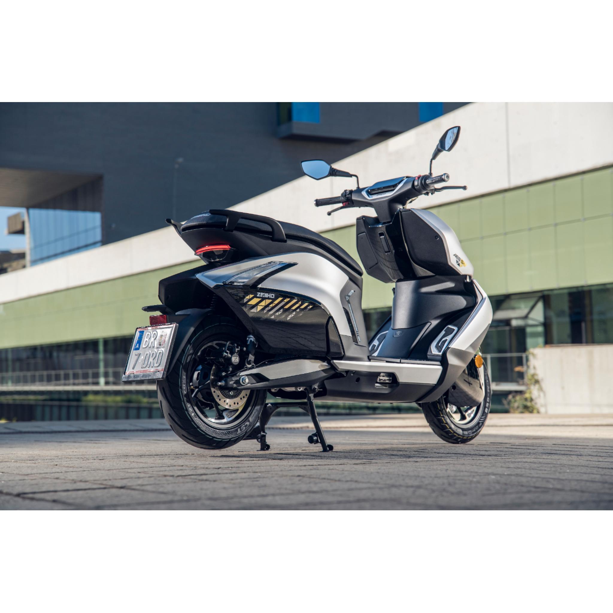 Zeeho AE8S+ 12.5KW 62mph Electric Scooter 60 Mile Range